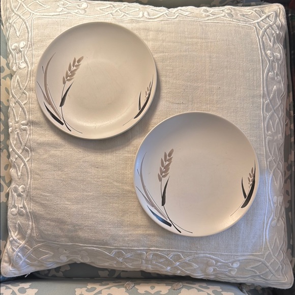 Gibson | Dining | Discontinued Gibson Everyday Dinnerware 2 9plates ...